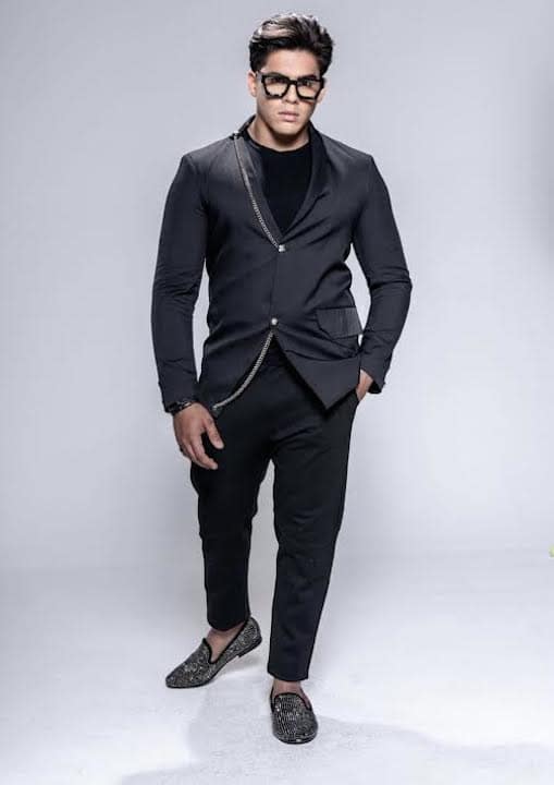 Joshua León lanza “Deja Que Salga La Luna”, una versión moderna del ...