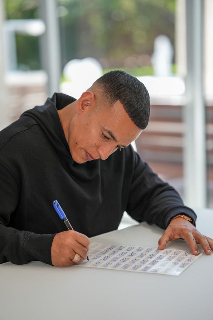 Daddy Yankee y Topps lanzan la Exclusiva Tarjeta Signature Tunes ...